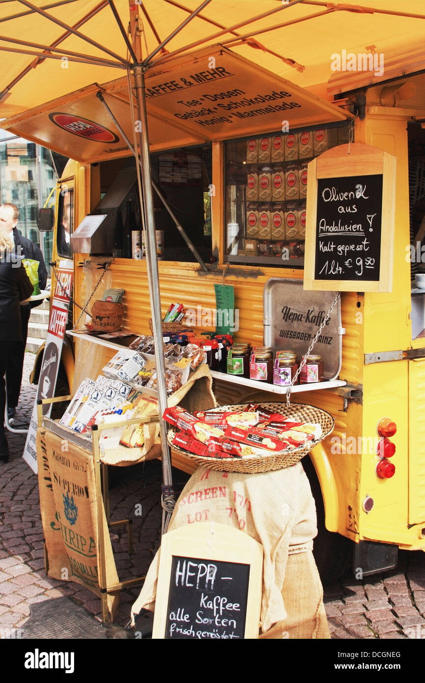 Umbrella stall market hi-res stock photography and images - Alamy