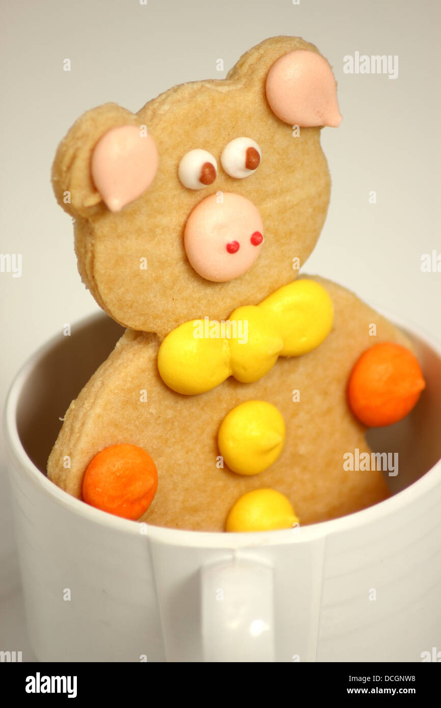 Christmas bear biscuits hi-res stock photography and images - Alamy