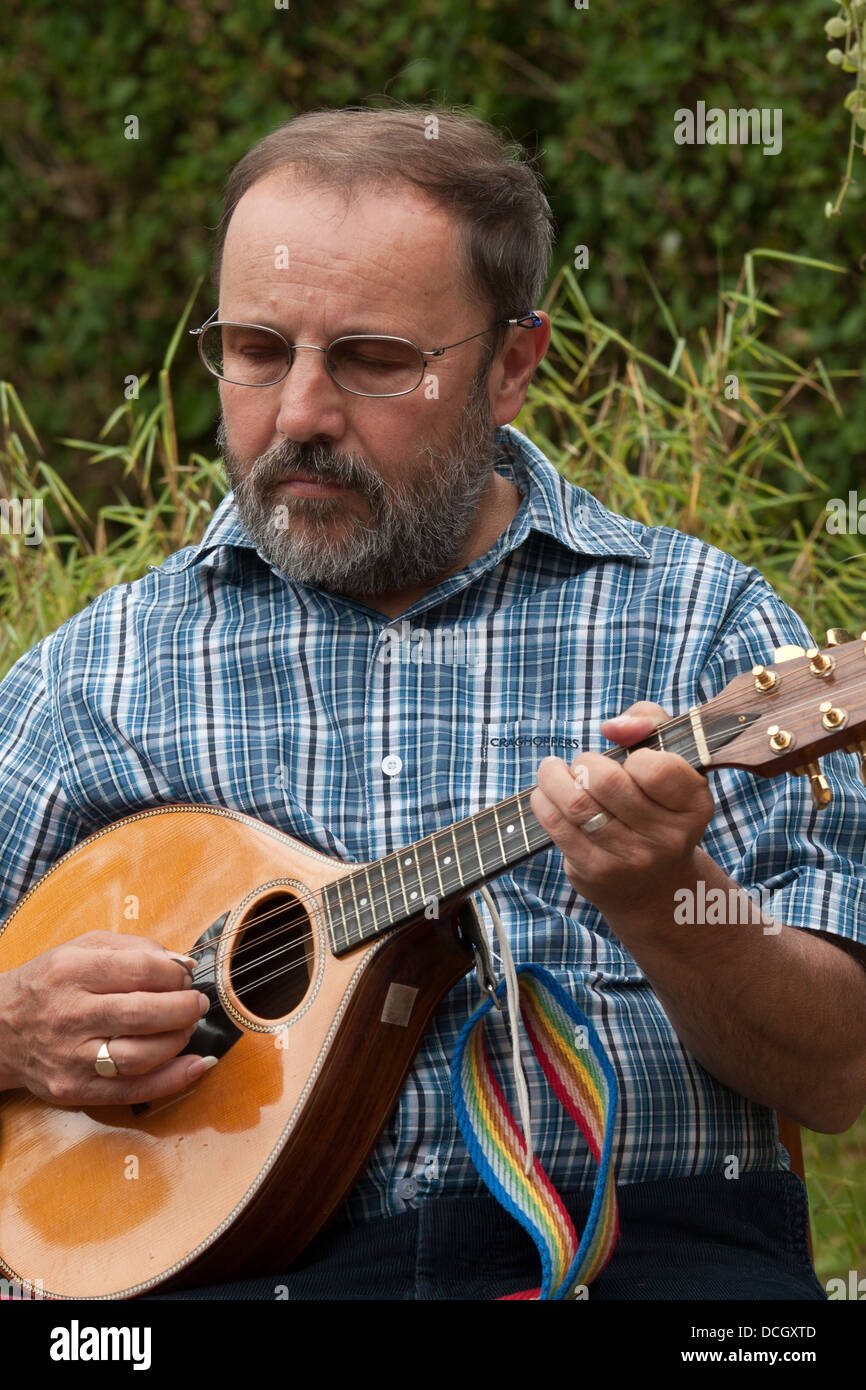 Mandolin player hi-res stock photography and images - Alamy