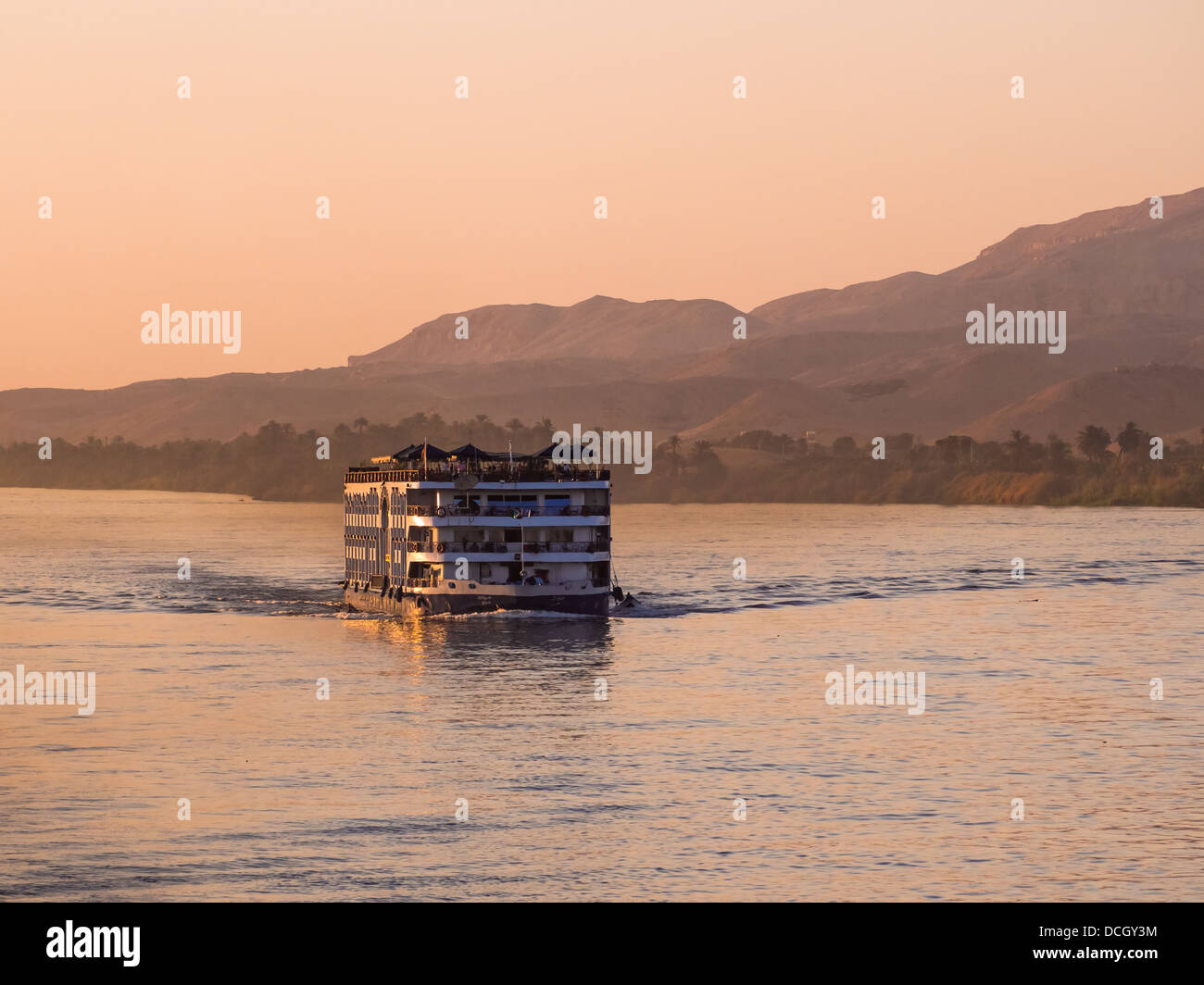 Nile cruise sail hi-res stock photography and images - Alamy