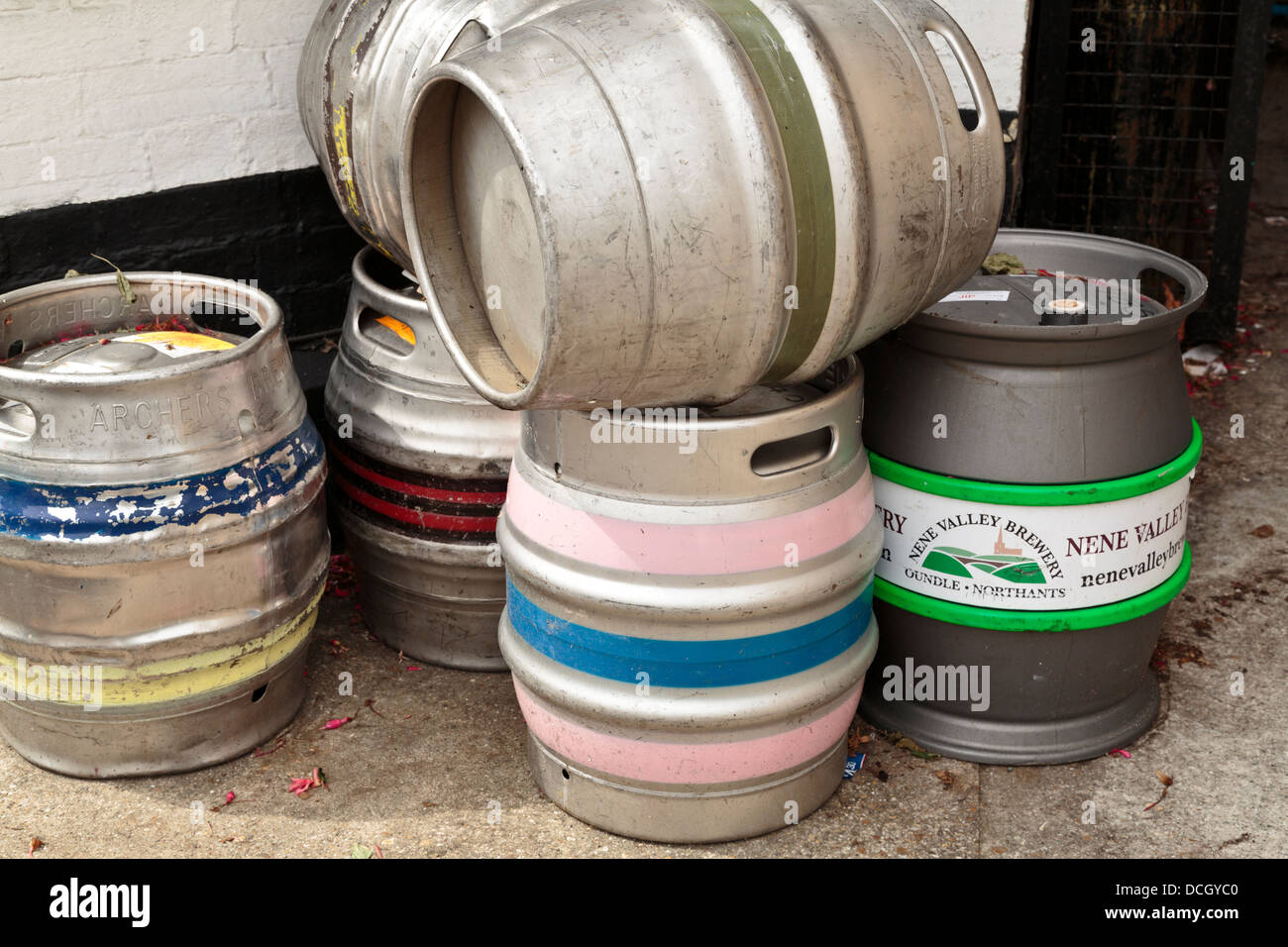 Beer cask britain hi-res stock photography and images - Alamy