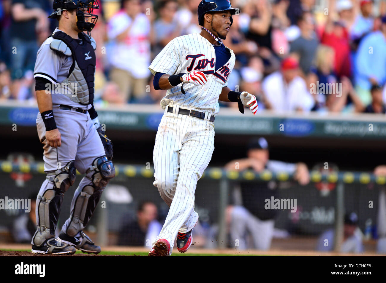 Minneapolis minnesota walking hi-res stock photography and images - Alamy