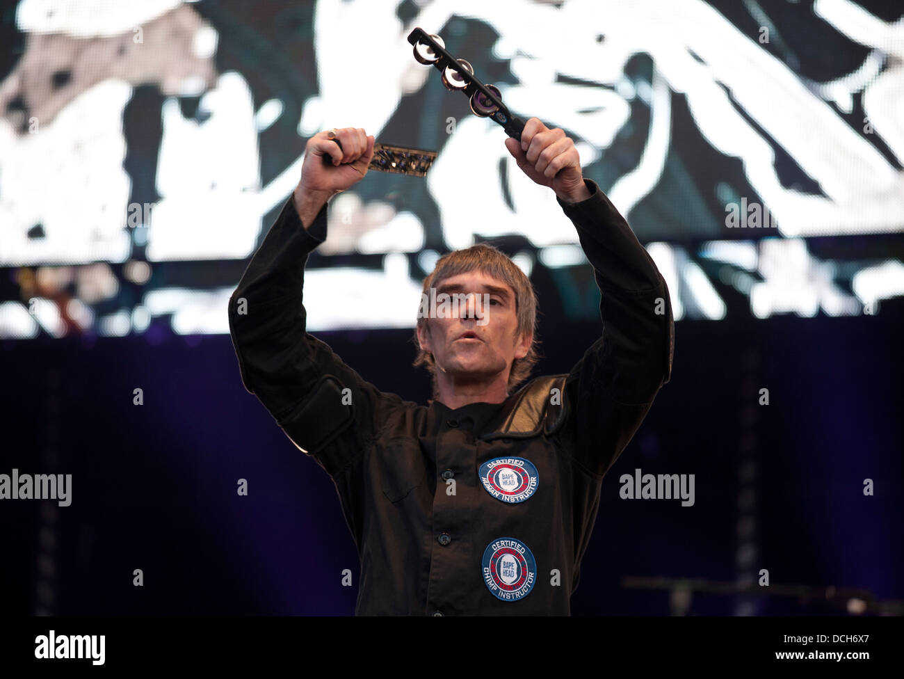 The Stone Roses (Ian Brown, John Squire, Reni, Mani) perform live in ...