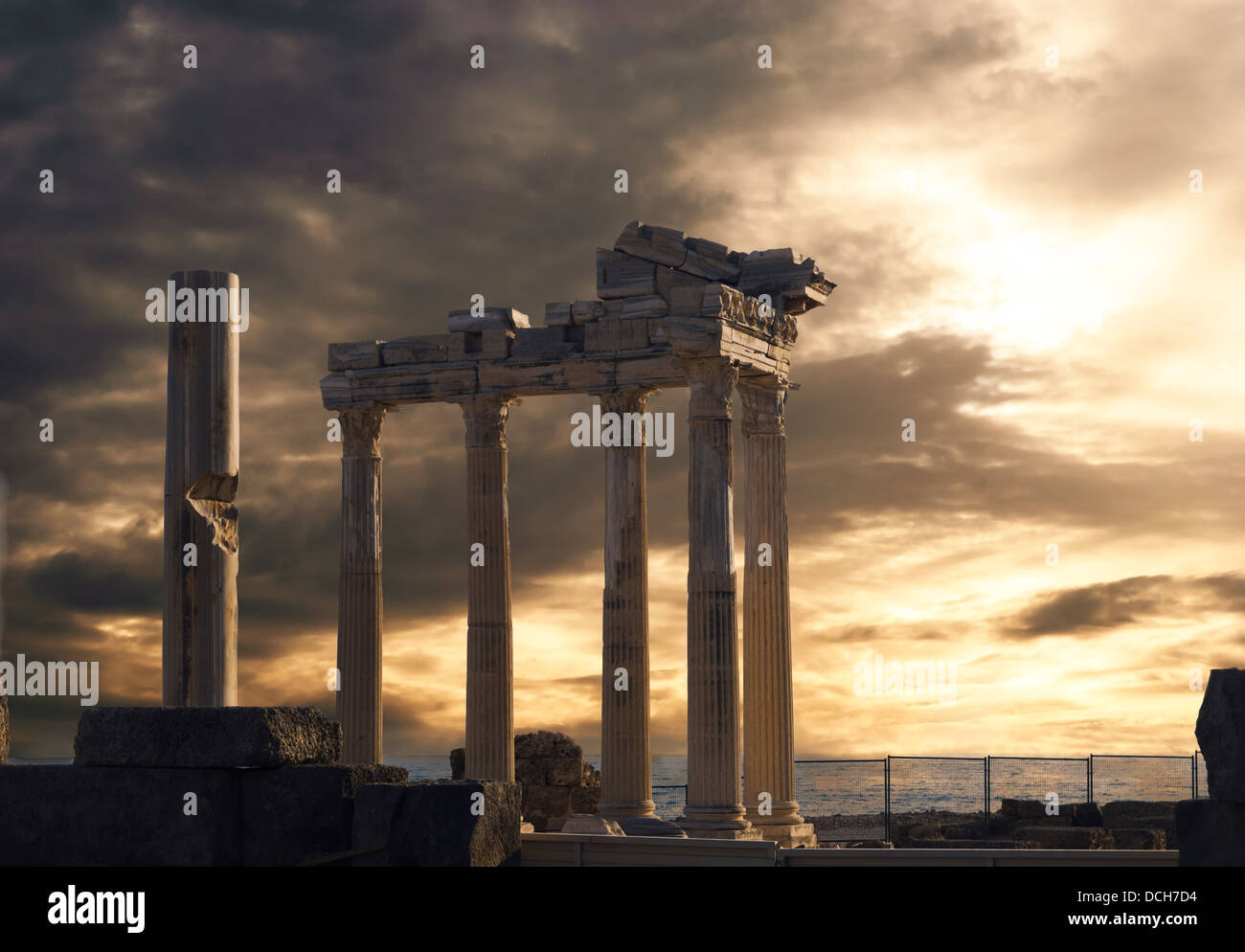 Temple of apollo and athena hi-res stock photography and images - Alamy