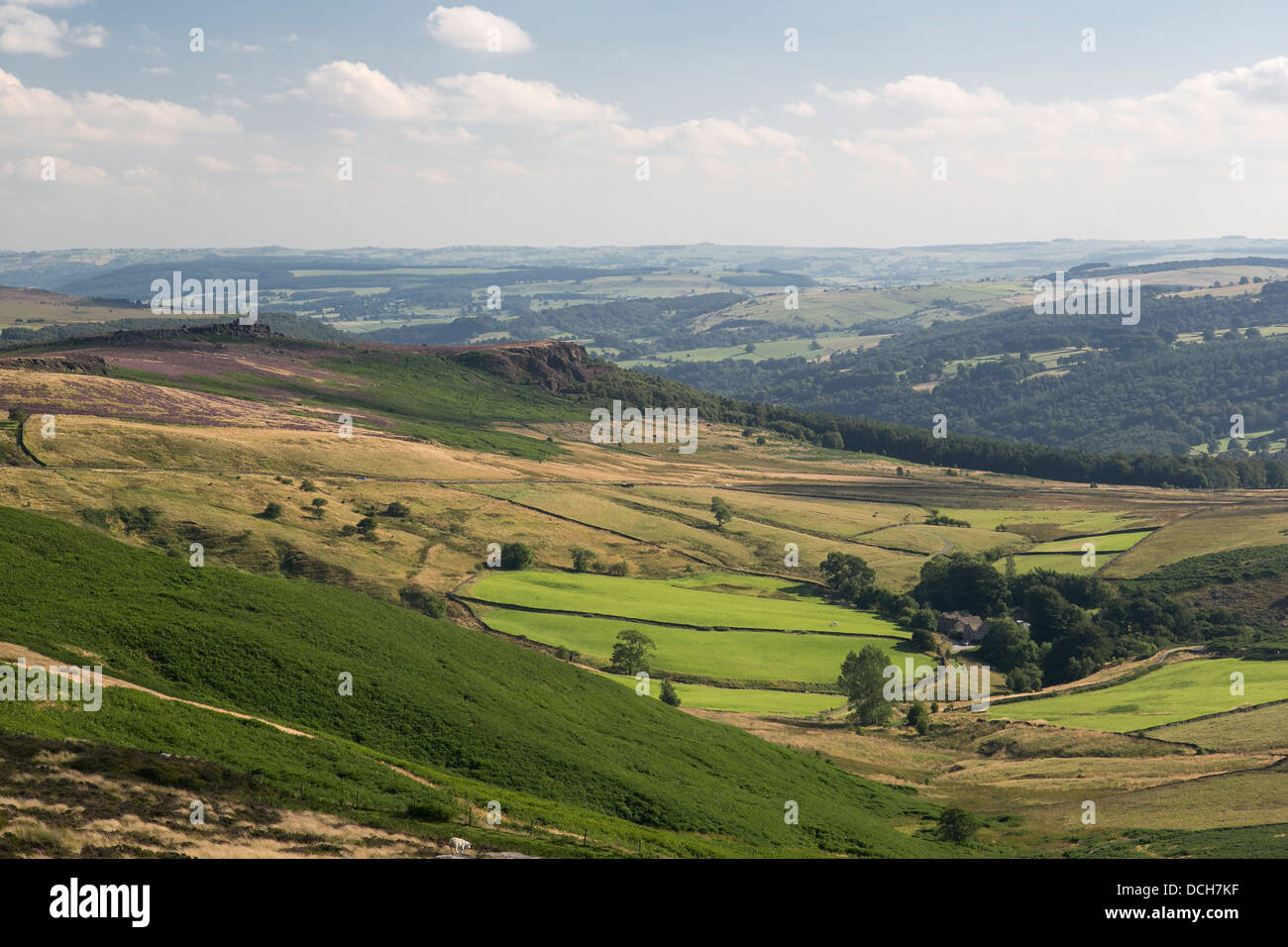 Peak District view from Stanage Edge towards Millstone Edge, Derbyshire ...
