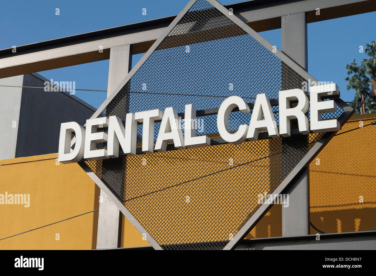 Dental office exterior hi-res stock photography and images - Alamy