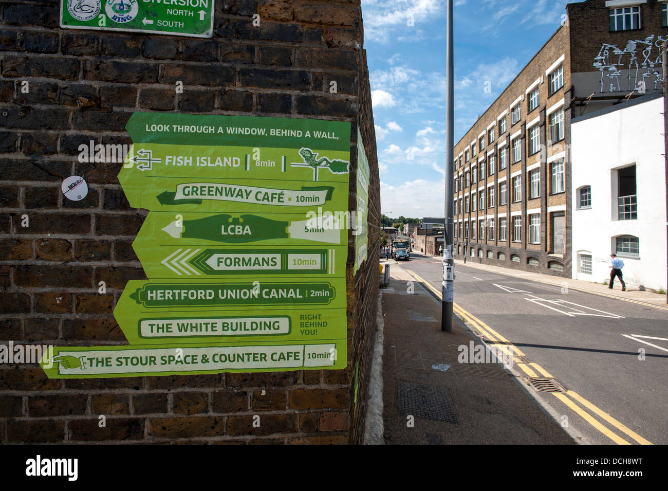 London hackney sign hi-res stock photography and images - Alamy