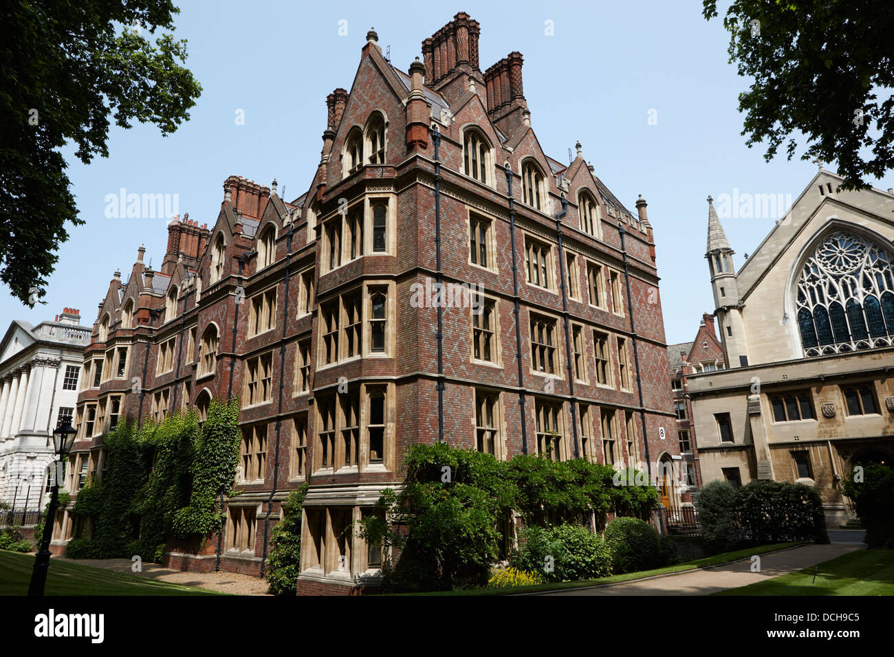 Lincolns inn chapel hi-res stock photography and images - Alamy