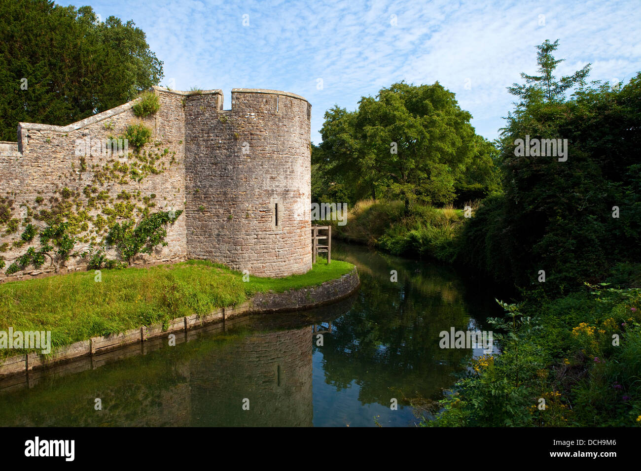 Bishop's Palace Moat in Wells, Somerset Stock Photo - Alamy