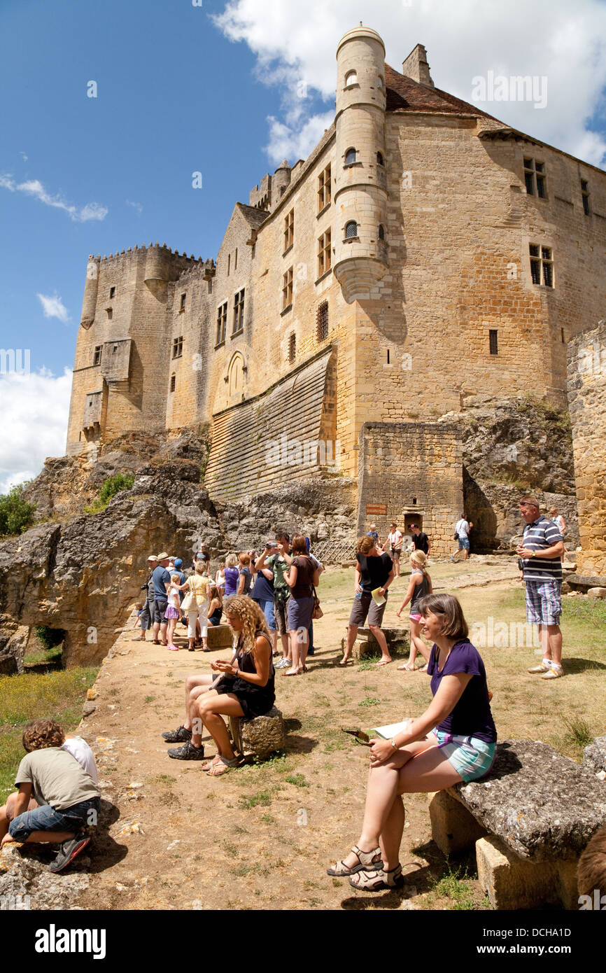 Tourists at the Chateau de Beynac, Beynac et Cazenac, the Dordogne ...