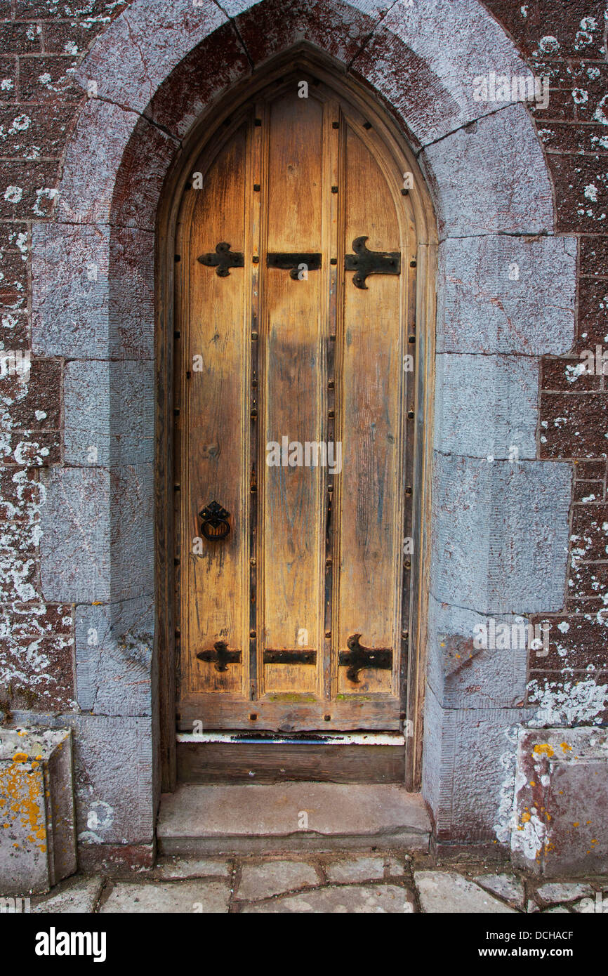 old antique elizabethan castle manor door Stock Photo - Alamy