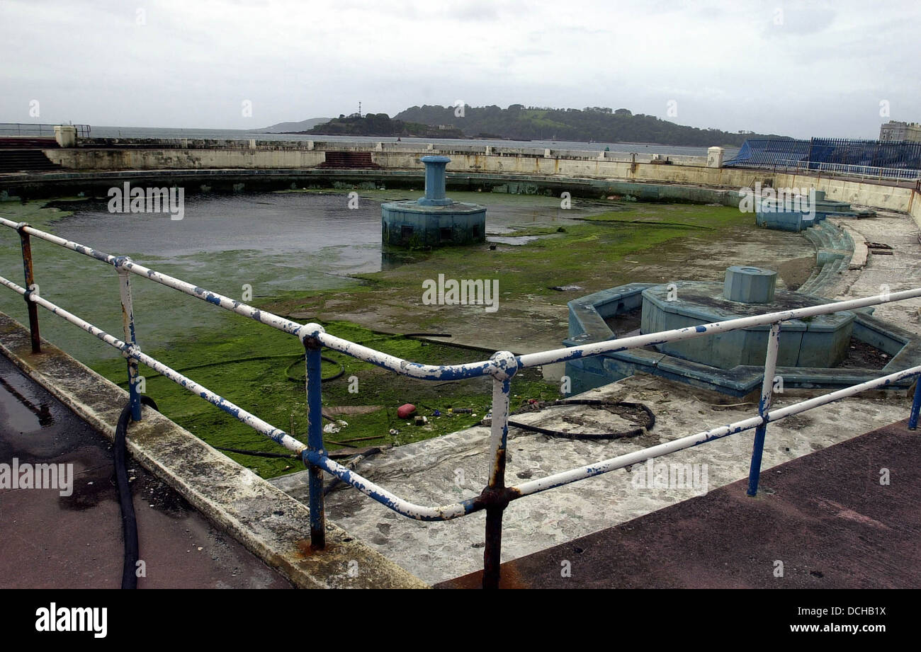 Plymouth seafront hi-res stock photography and images - Alamy