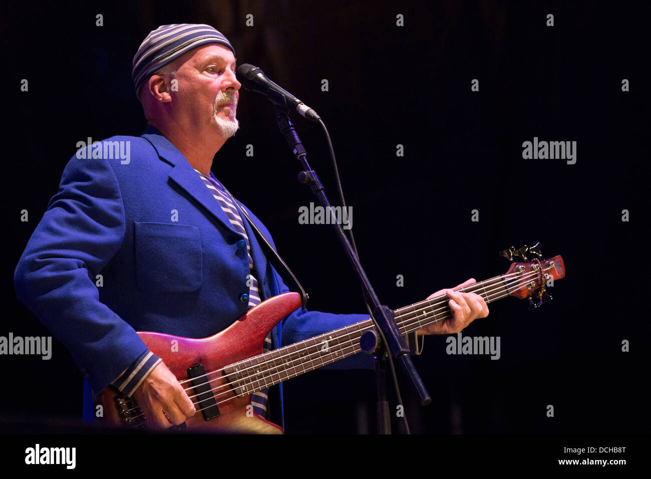 Dave pegg singer hi-res stock photography and images - Alamy