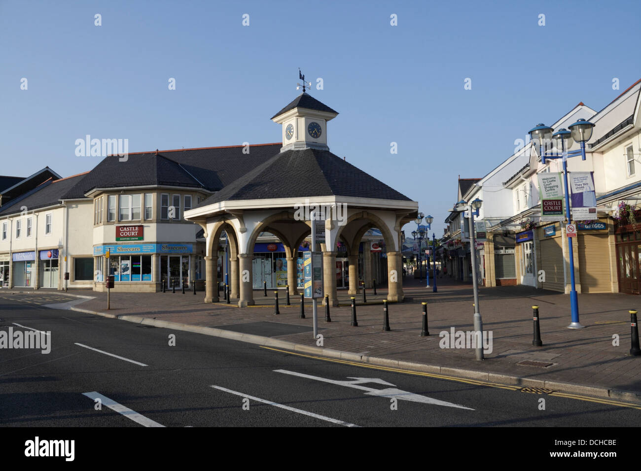 Caerphilly Town Centre High Resolution Stock Photography and Images - Alamy