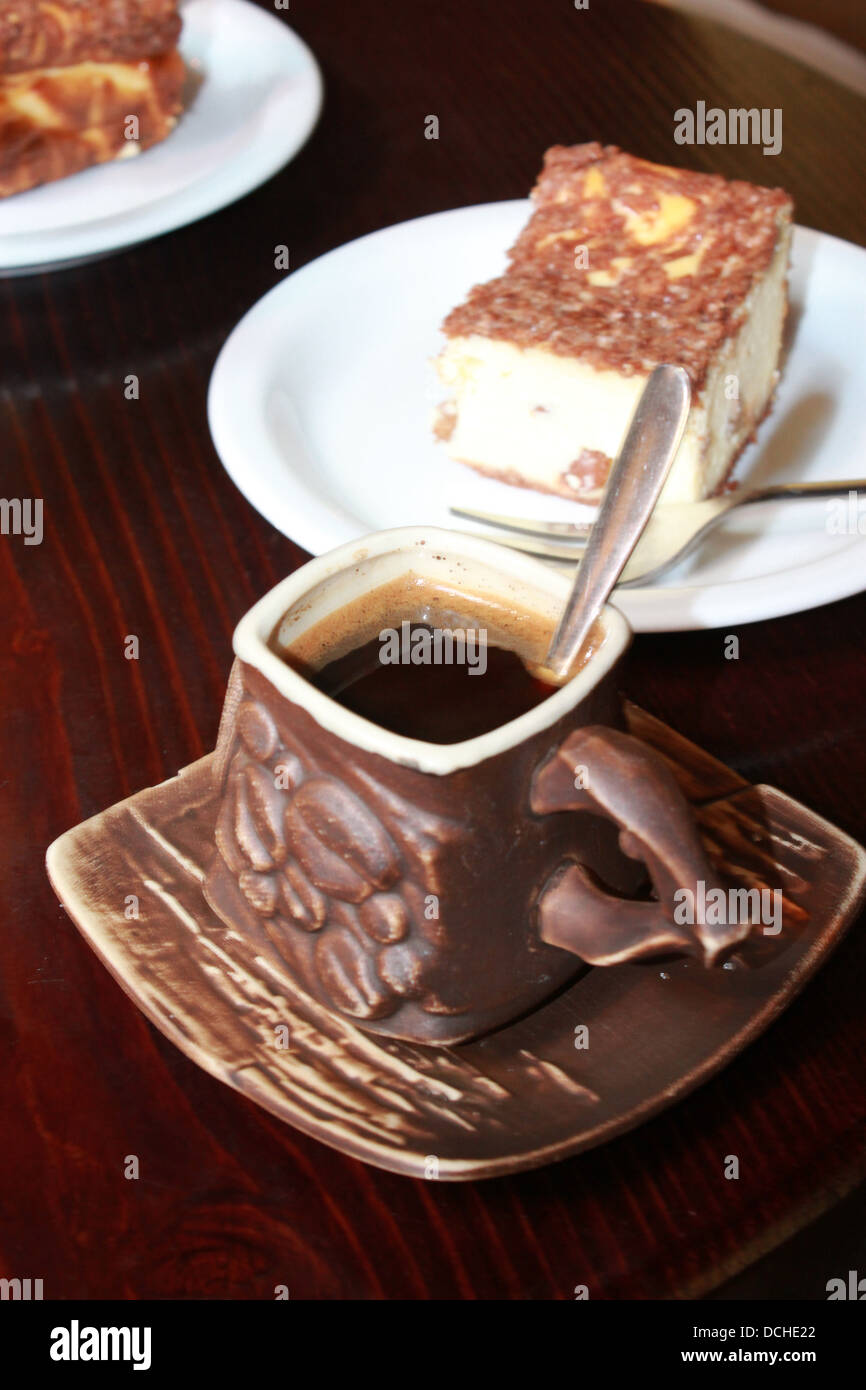 Cake break hi-res stock photography and images - Alamy