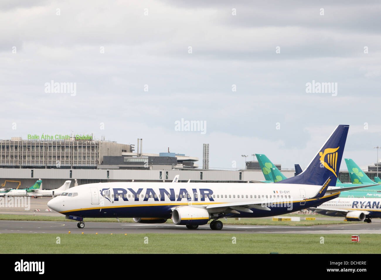Ryanair logo in flight hi-res stock photography and images - Alamy