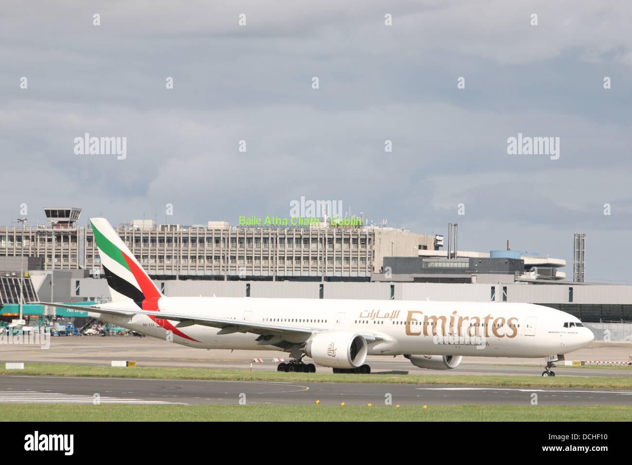 Boeing 700 300 hi-res stock photography and images - Alamy