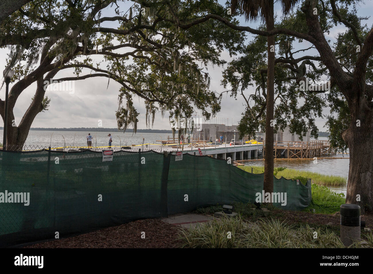 Building the Pavilion on the Lake in the City of Tavares, in Lake ...
