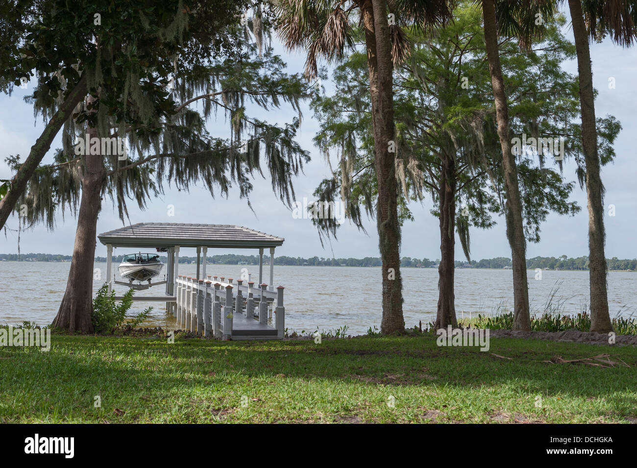 Scenic views of the landscape and property on Lake Shore Drive in Mount ...