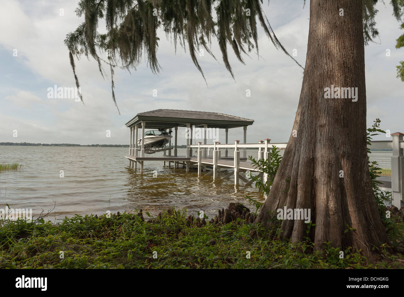 Scenic views of the landscape and property on Lake Shore Drive in Mount ...