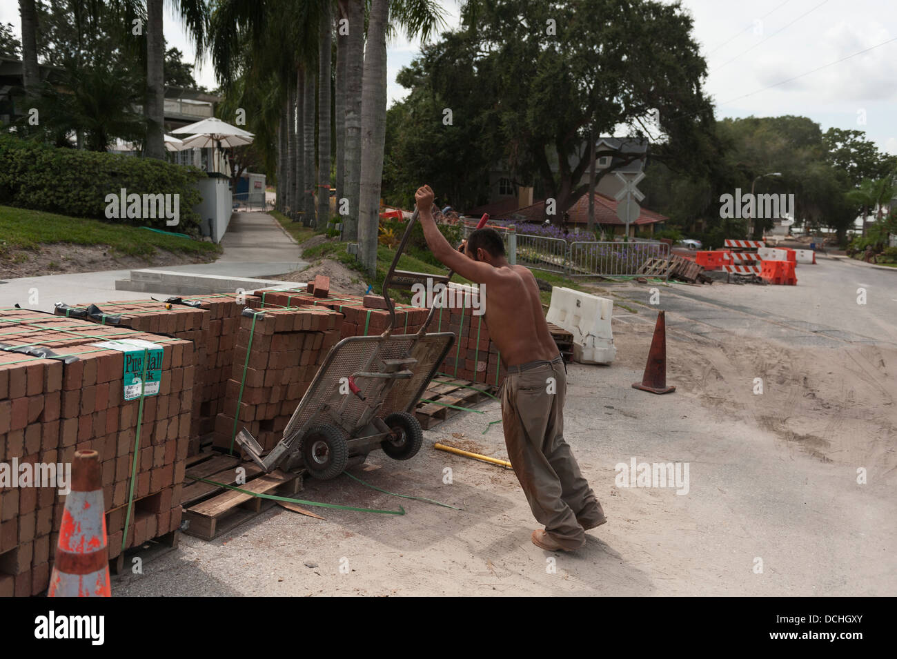 Roadway construction hi-res stock photography and images - Alamy