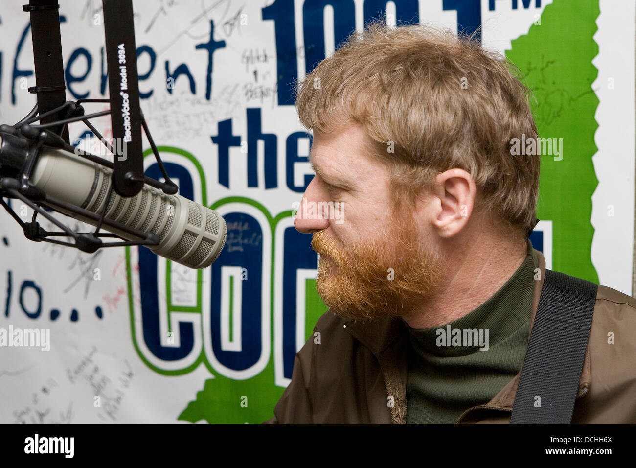 Recording artist David Lowery of the band Cracker performs with his ...