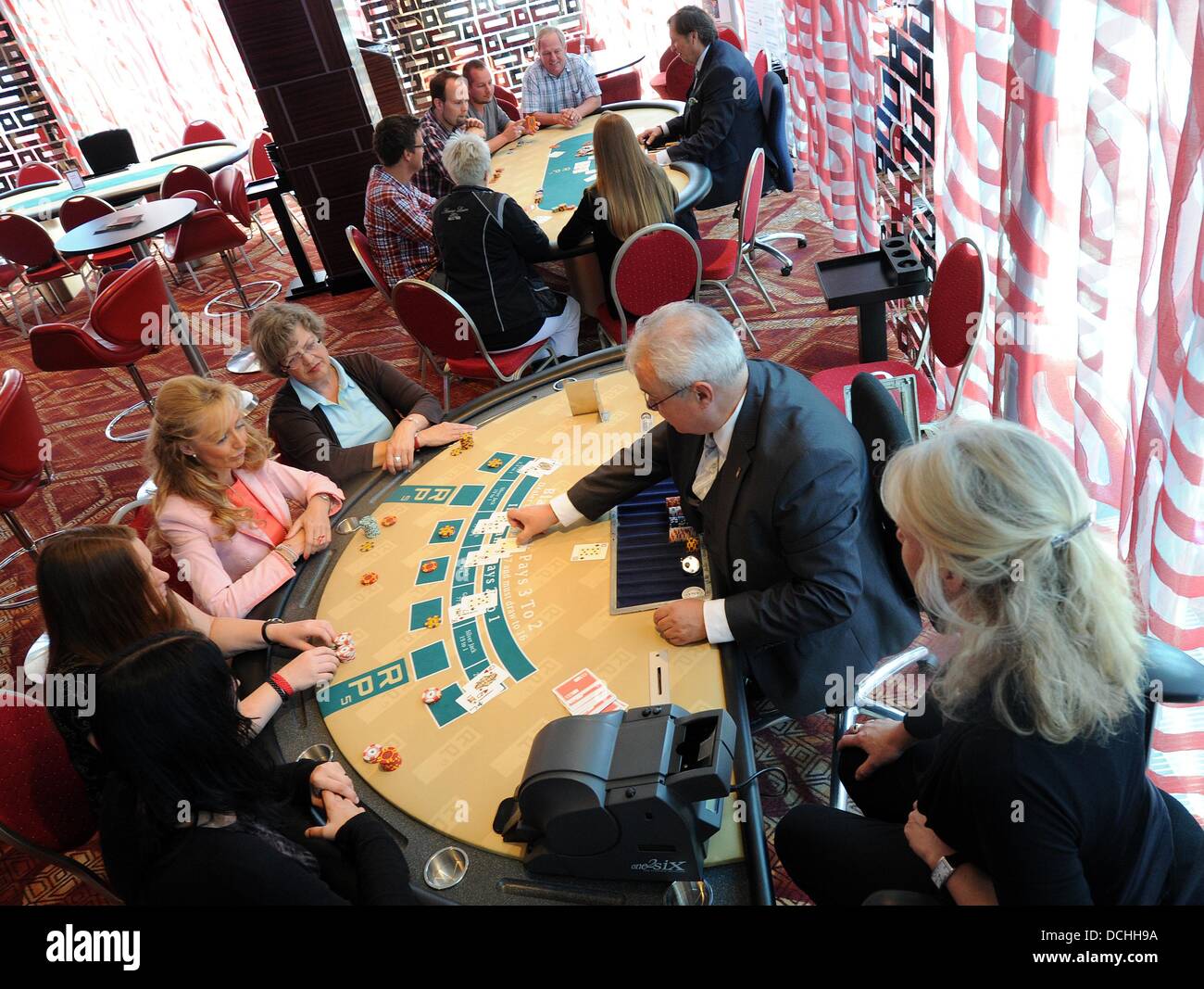 Casino employees hi-res stock photography and images - Alamy
