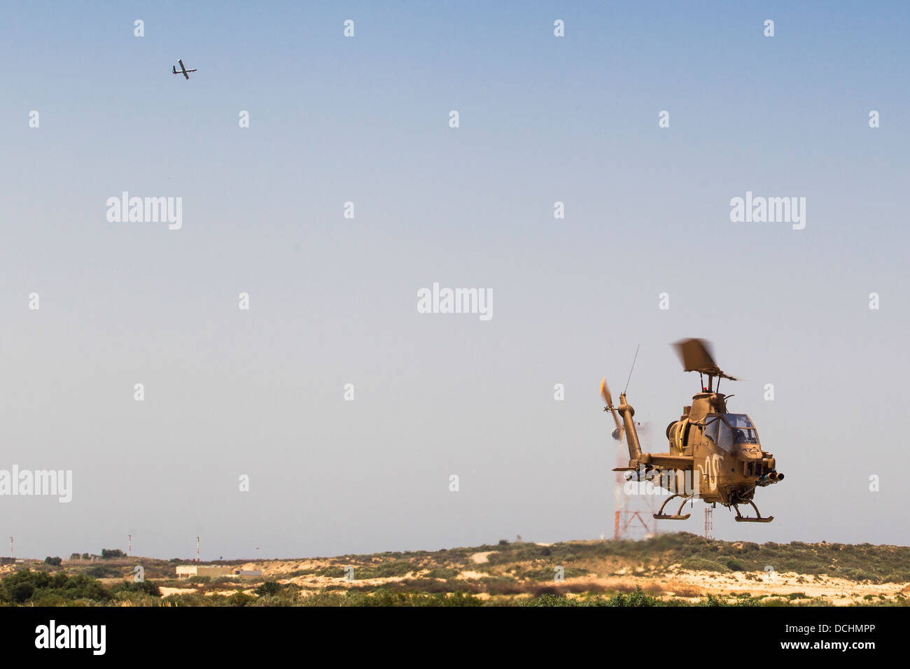 Bell ah 1f cobra hi-res stock photography and images - Alamy