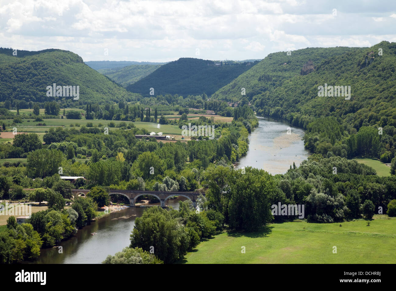 A view from above of the Dordogne river, from the Chateau at Beynac et ...