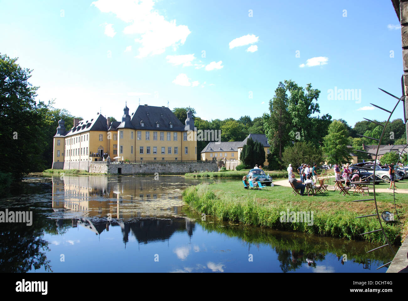 Gardens of the moated castle dyck hi-res stock photography and images ...
