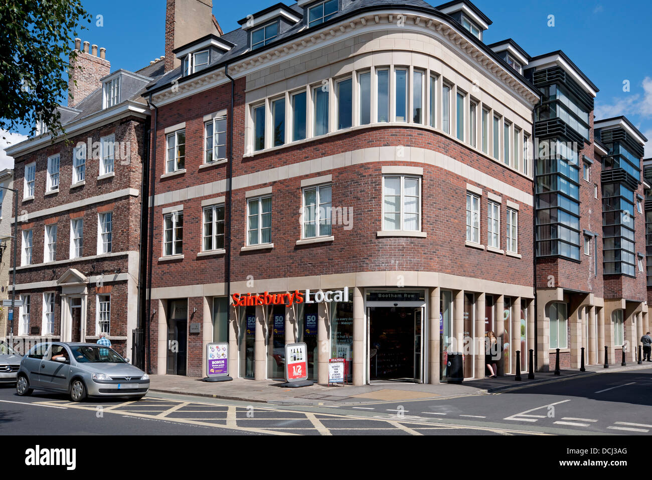 Local shopfront shop hi-res stock photography and images - Alamy