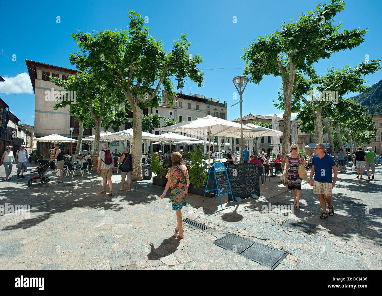 Pollensa square hi-res stock photography and images - Alamy