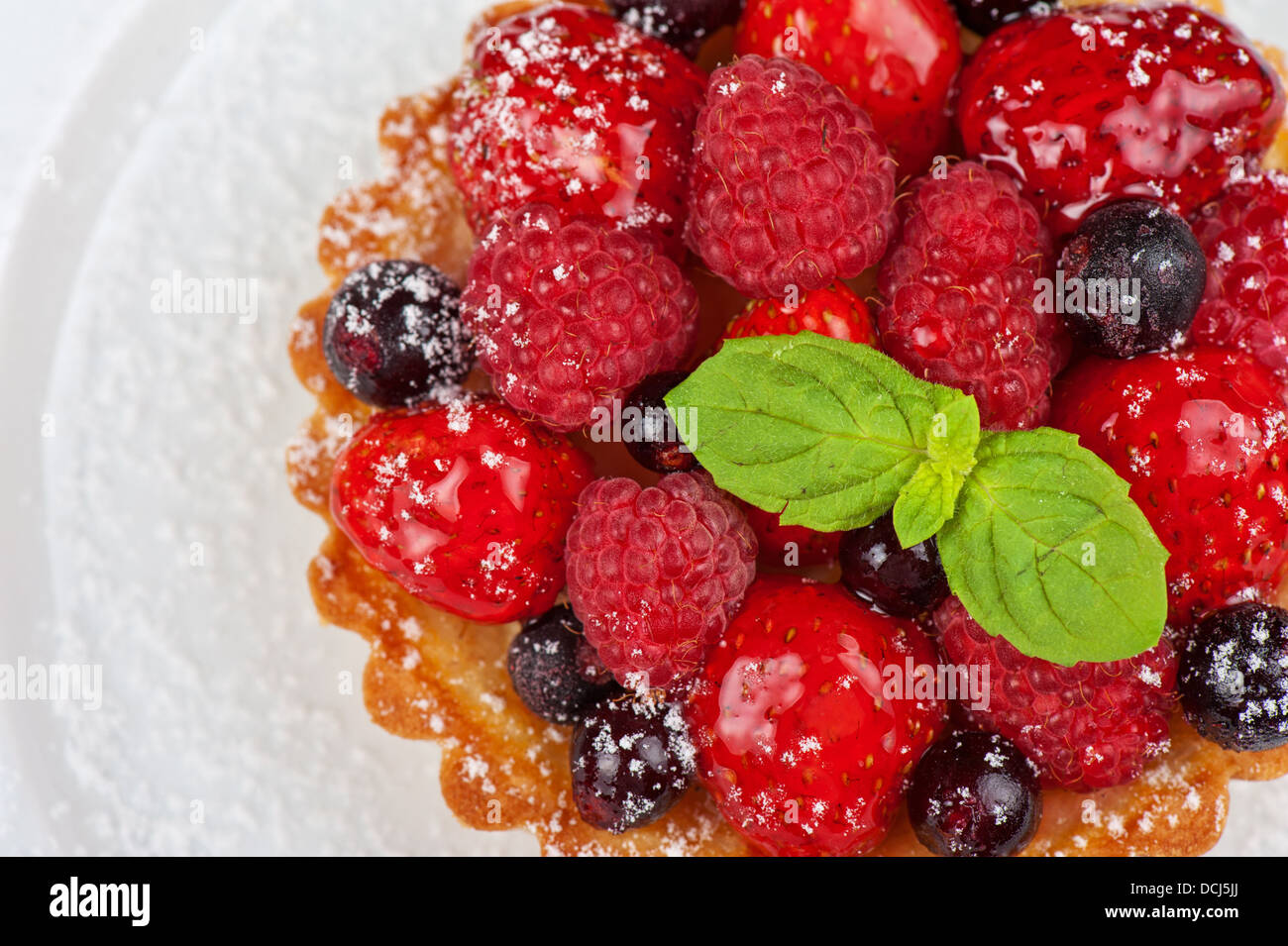 Cake with fresh berries Stock Photo - Alamy