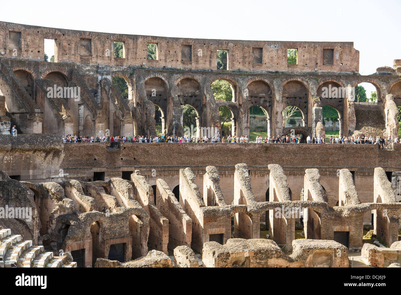 Broken walls hi-res stock photography and images - Alamy