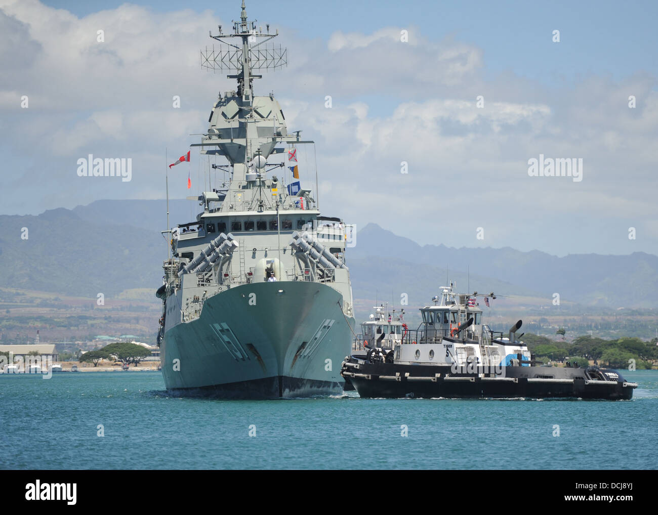 The Royal Australian Navy frigate HMAS Perth (FFGHM 157) arrives in ...