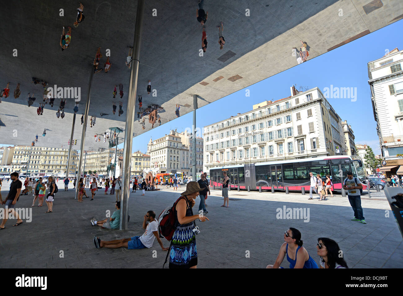 Foster canope hi-res stock photography and images - Alamy