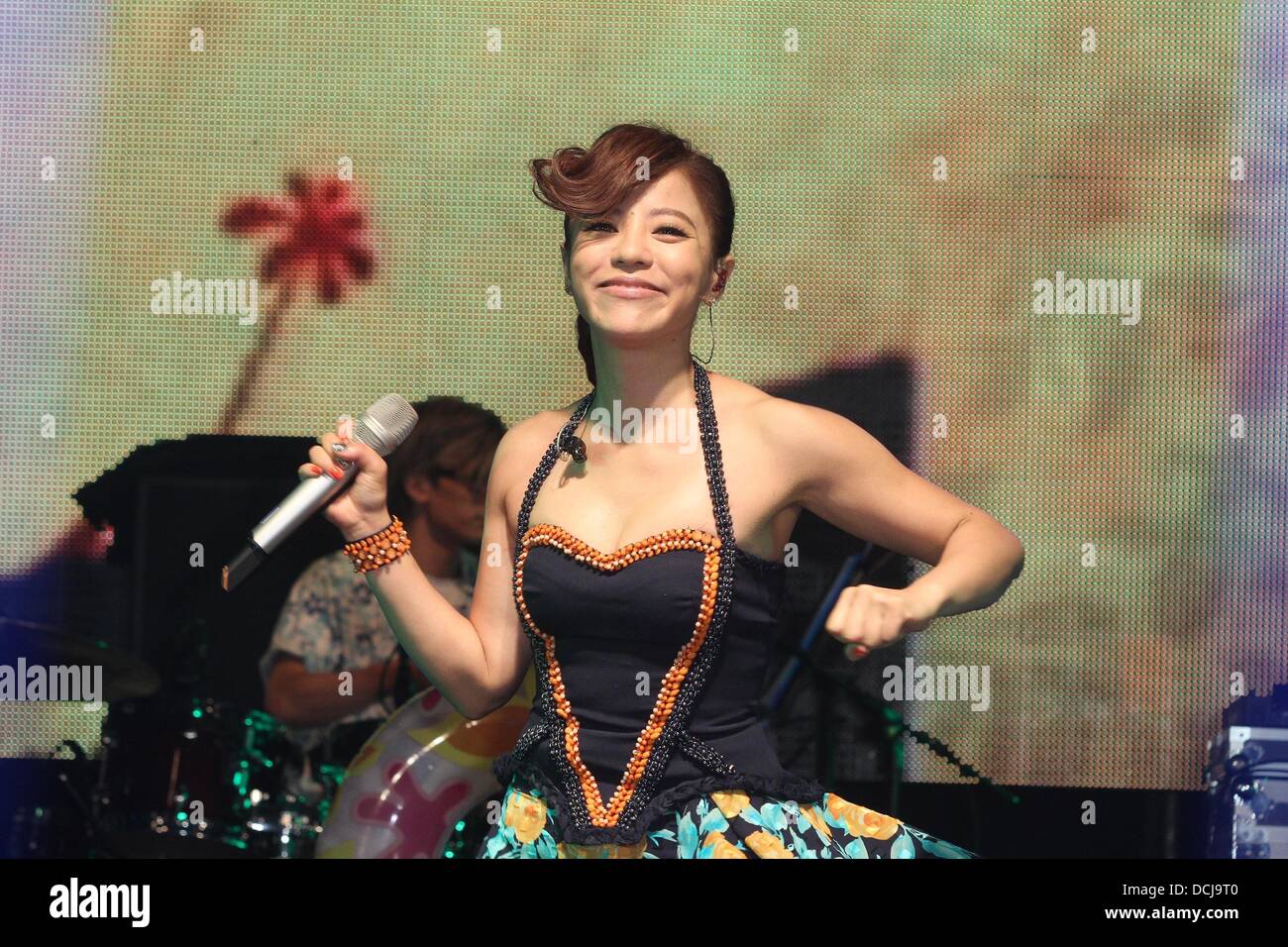 Singer Della holds concert 'Hello£¡Aloha2' in Taipei,China on Friday ...