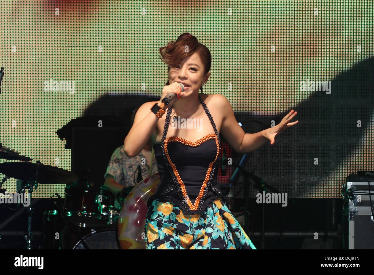 Singer Della holds concert 'Hello£¡Aloha2' in Taipei,China on Friday ...