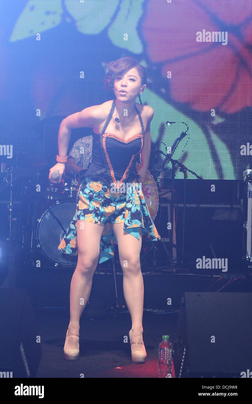 Singer Della holds concert 'Hello£¡Aloha2' in Taipei,China on Friday ...