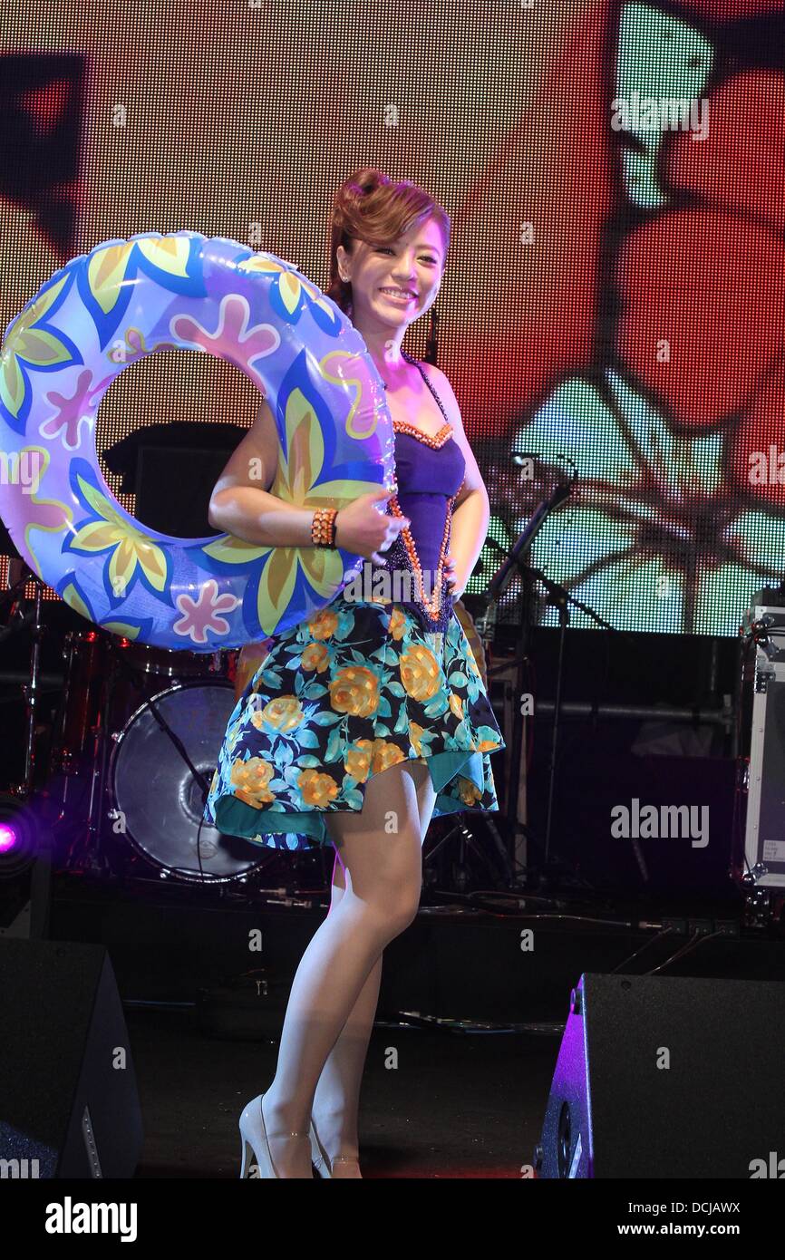 Singer Della holds concert 'Hello£¡Aloha2' in Taipei,China on Friday ...