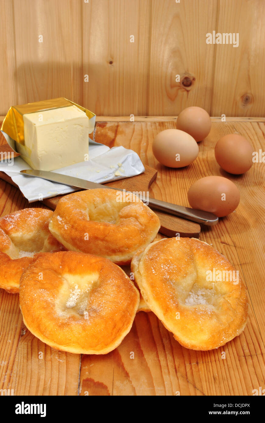 Golden brown biscuits hi-res stock photography and images - Alamy