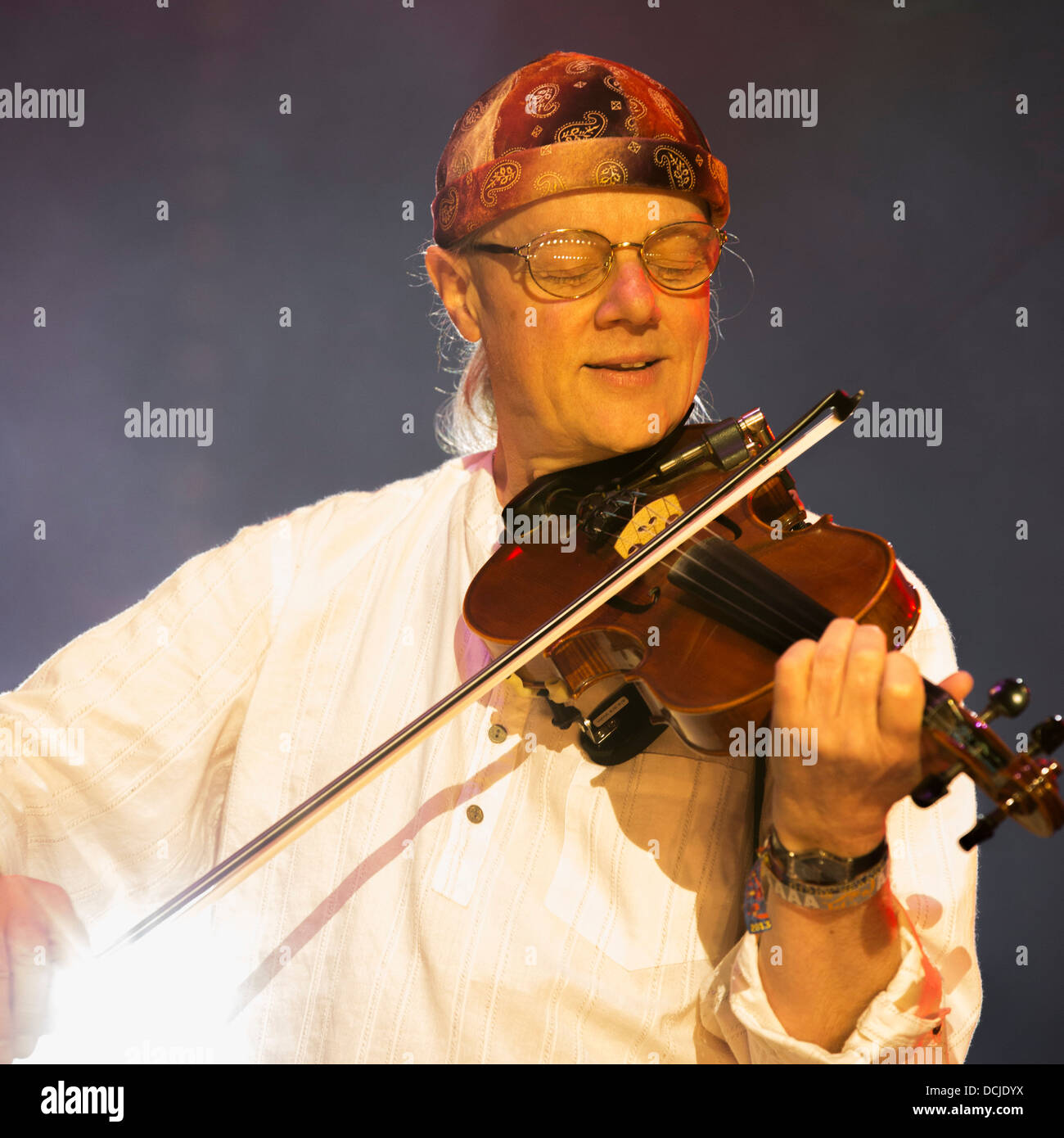 Ric sanders violin hi-res stock photography and images - Alamy