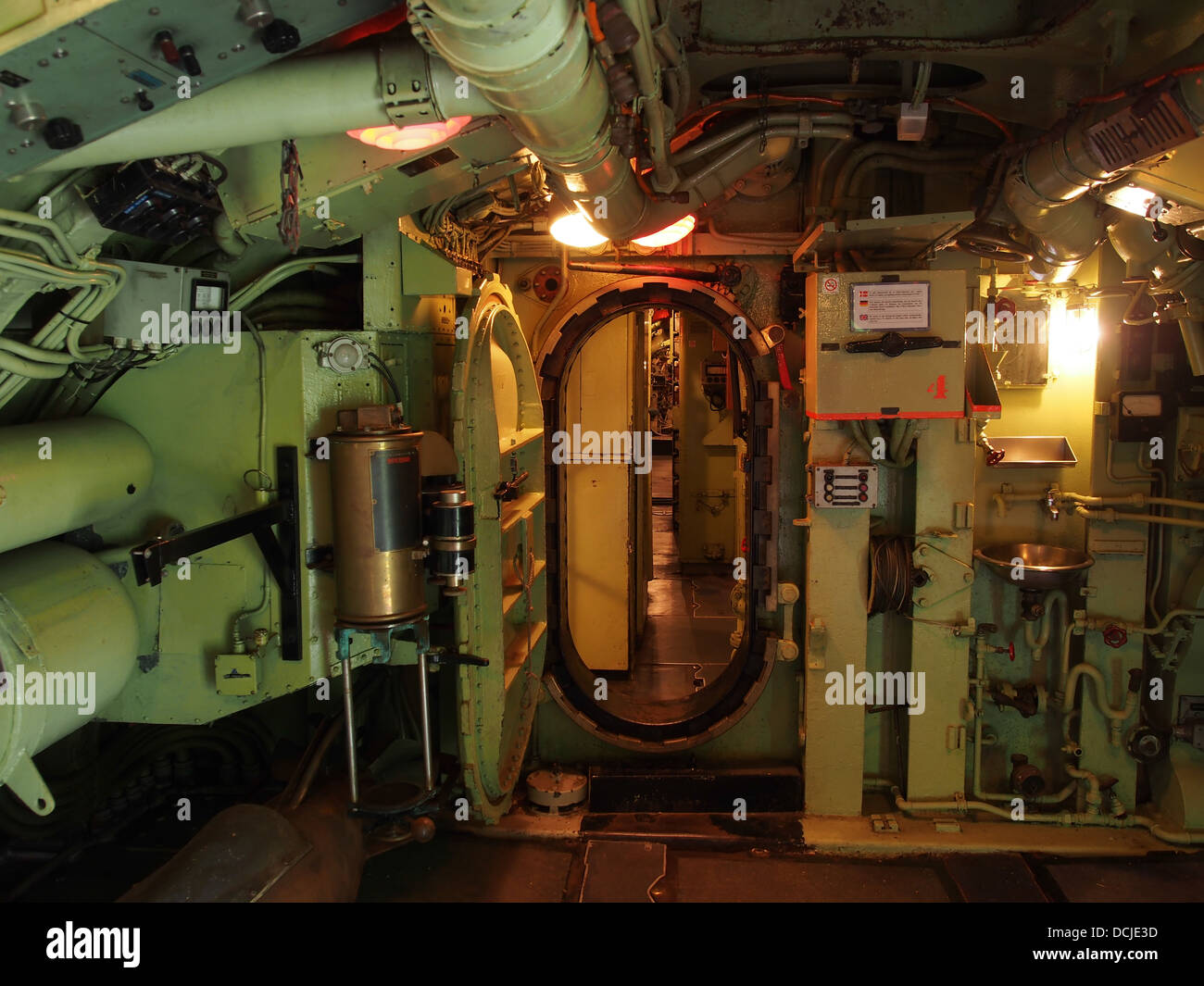 Dolphin class SPRINGEREN submarine, pic-003 Stock Photo - Alamy