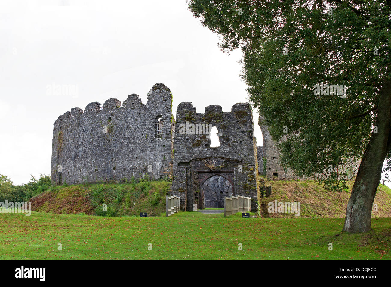 Restormel castle near Lostwithiel in Cornwall, UK Stock Photo - Alamy