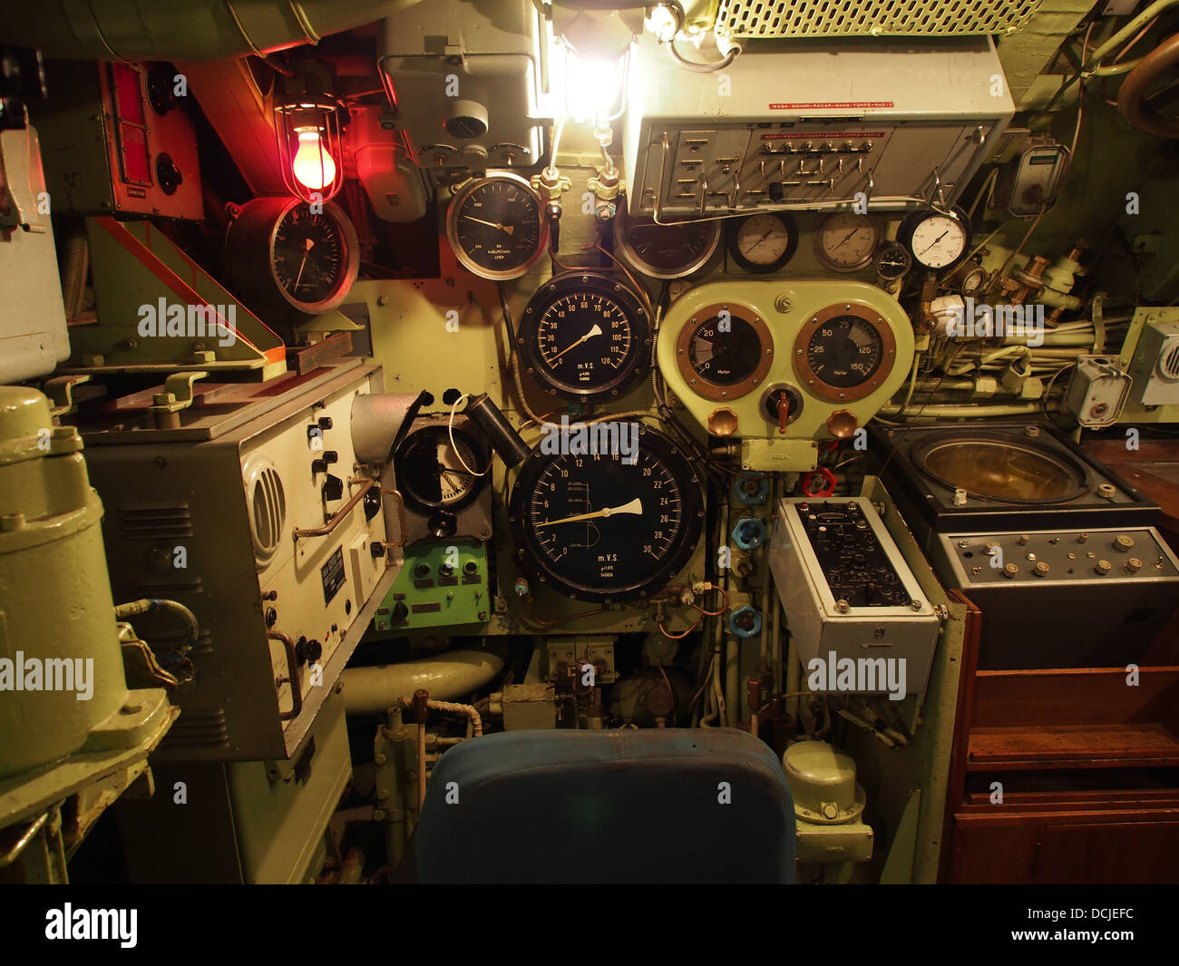 Dolphin class SPRINGEREN submarine, pic-013 Stock Photo - Alamy