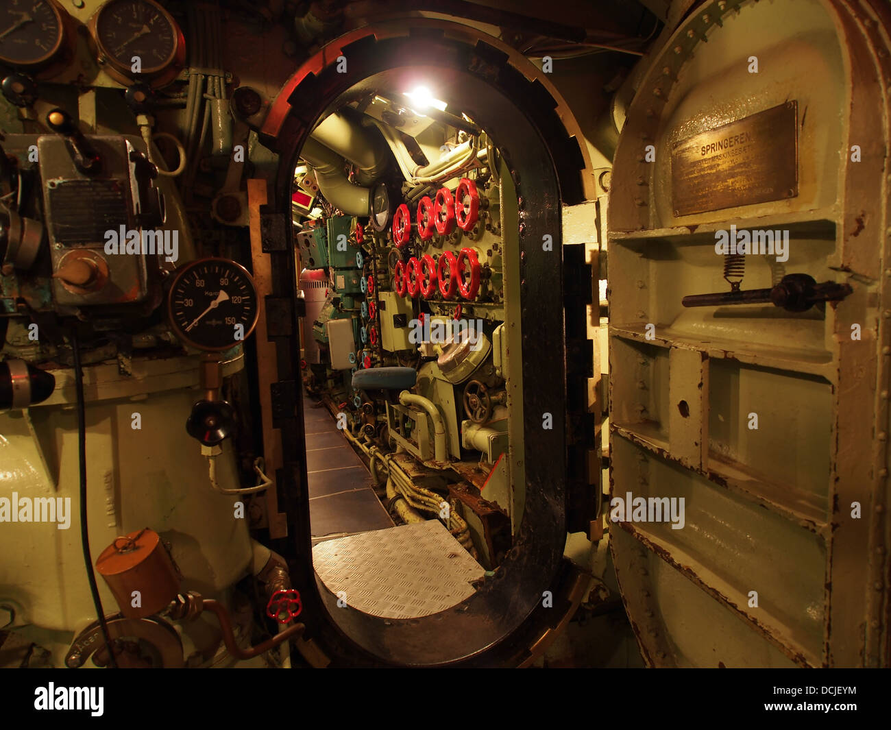 Dolphin class submarine hi-res stock photography and images - Alamy