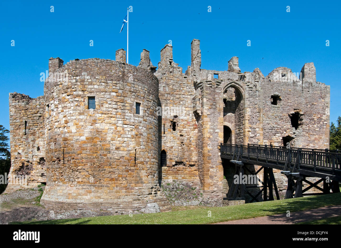 Scotland Scottish Medieval 13th Century Castles Uk Ruin Ruins Ruined ...