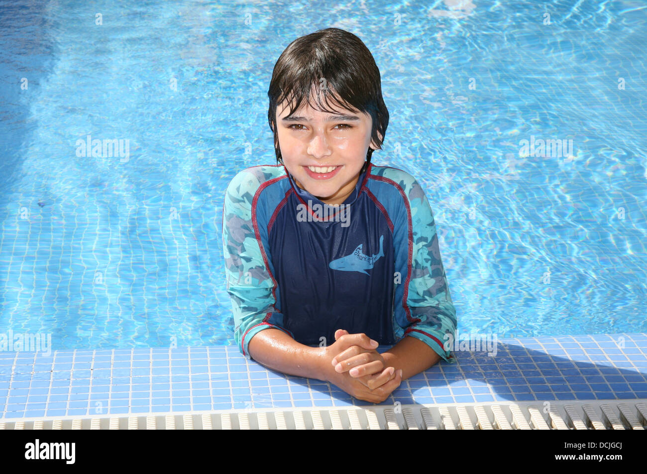 Edge swimming hi-res stock photography and images - Alamy