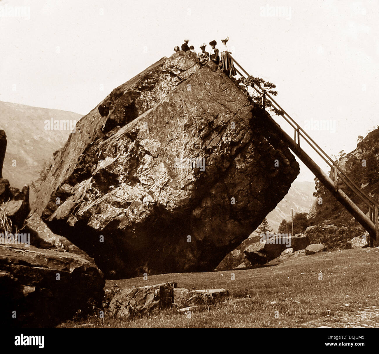 Bowder Stone Borrowdale early 1900s Stock Photo - Alamy