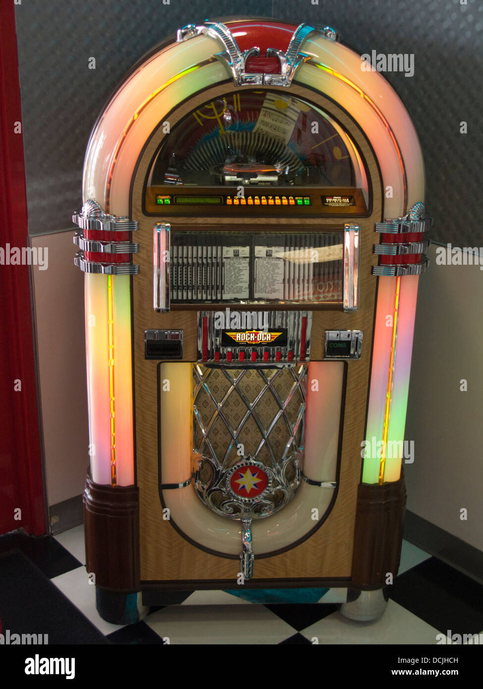 ROCK OLA JUKEBOX ARNOLDS CLASSIC DINER RAPID CITY SOUTH DAKOTA USA ...